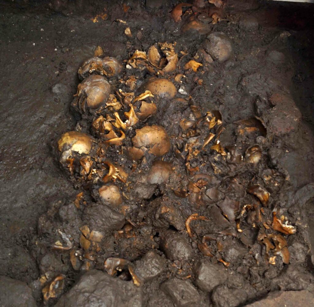 Top 10 Discoveries of 2012 - Aztec Ritual Burial - Archaeology Magazine ...