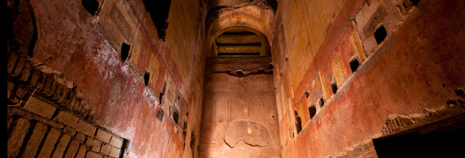 Features - Golden House of an Emperor - Archaeology Magazine ...
