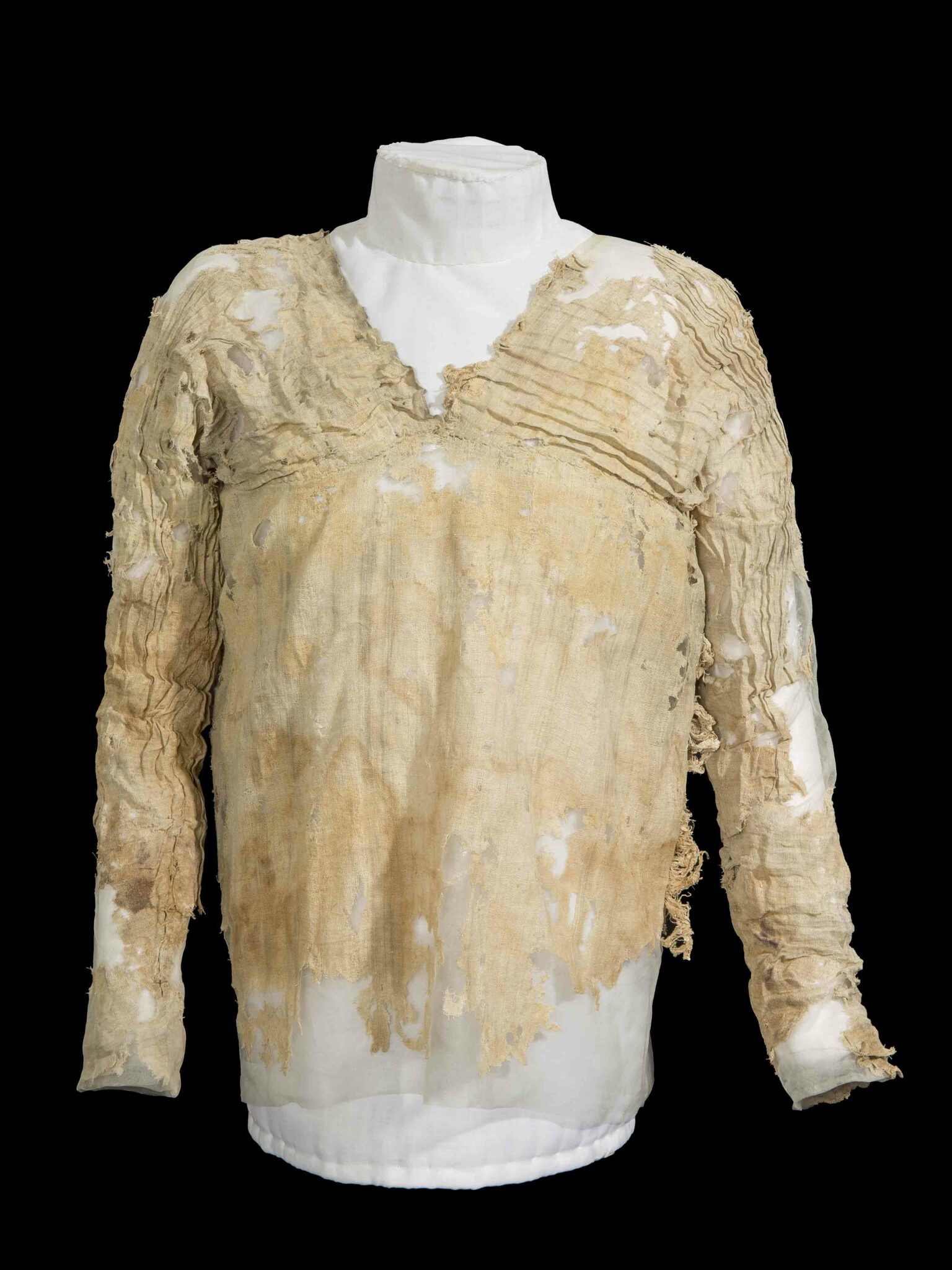Digs & Discoveries - Dressing for the Ages - Archaeology Magazine - May ...