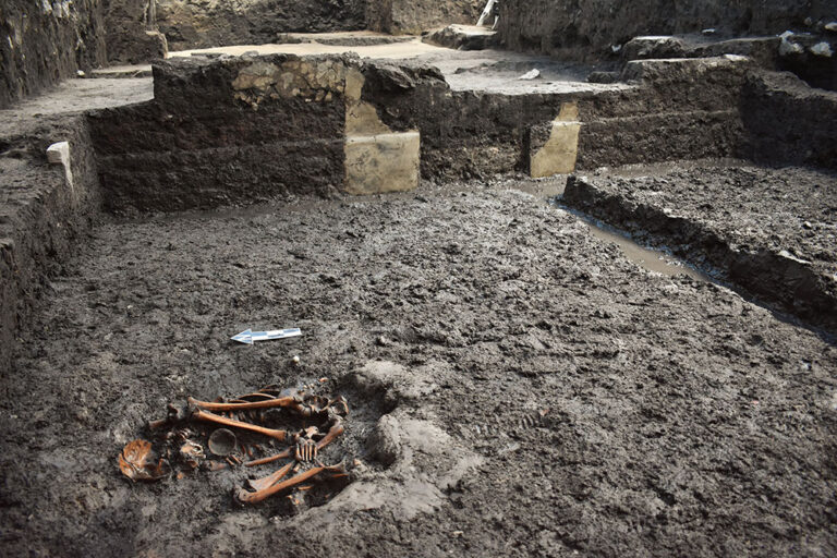 News - 16th-Century Aztec Burials Reveal Blend of Traditions ...