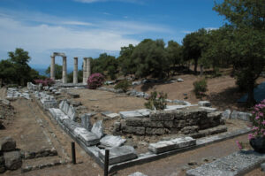 Features - Secret Rites of Samothrace - Archaeology Magazine ...