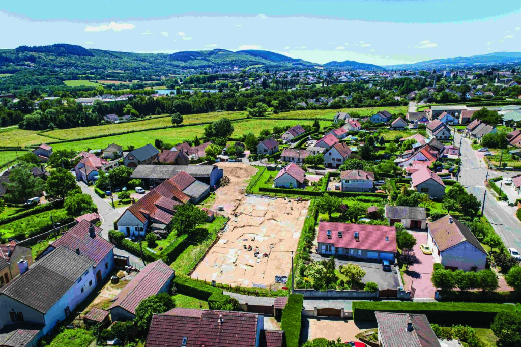 Features - Gaul's University Town - Archaeology Magazine - November ...