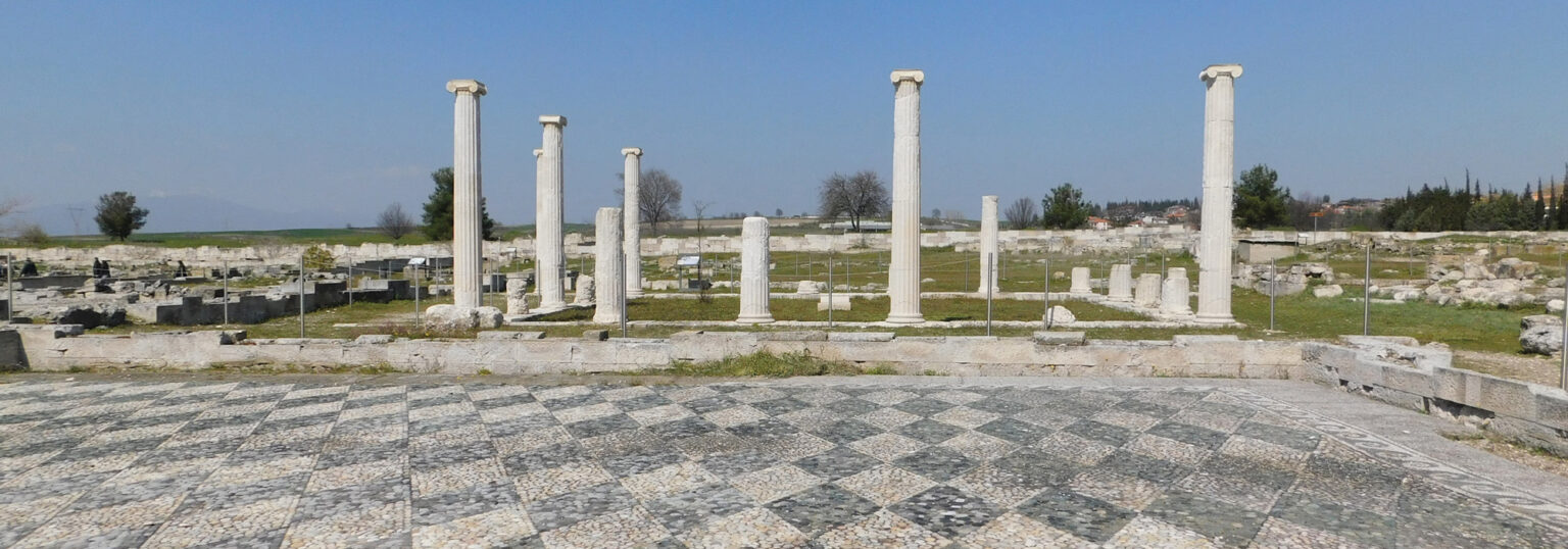 Features - Alexander the Great's Untold Story - Archaeology Magazine ...