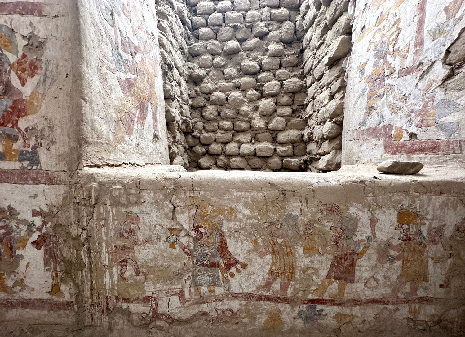 Top 10 Discoveries of 2024 - The Making of a Moche Queen - Archaeology ...