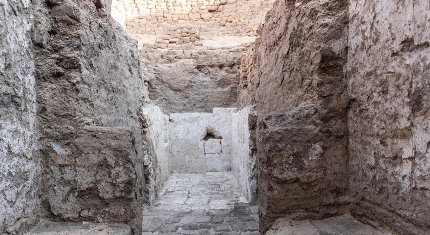 News - Unknown Royal Tomb Unearthed in Abydos - Archaeology Magazine