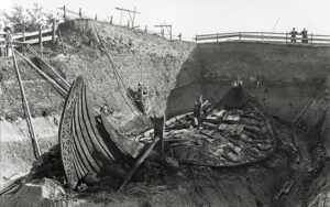 News - Scotland's Largest Early Neolithic Timber Hall Unearthed ...