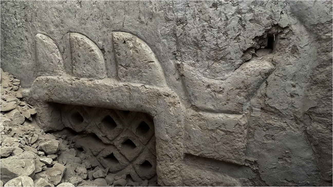 News - Pre-Inca Temple Wall Uncovered in Peru - Archaeology Magazine