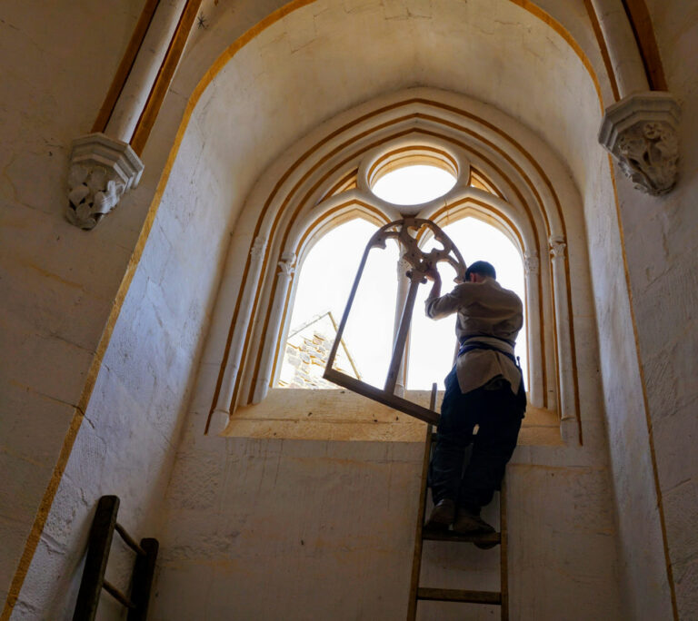 Features - How to Build a Medieval Castle - Archaeology Magazine ...