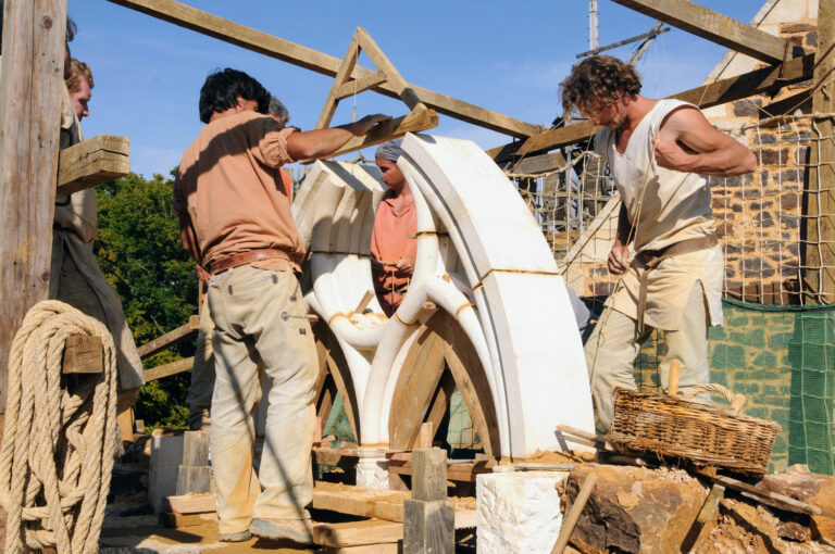 Features - How to Build a Medieval Castle - Archaeology Magazine ...