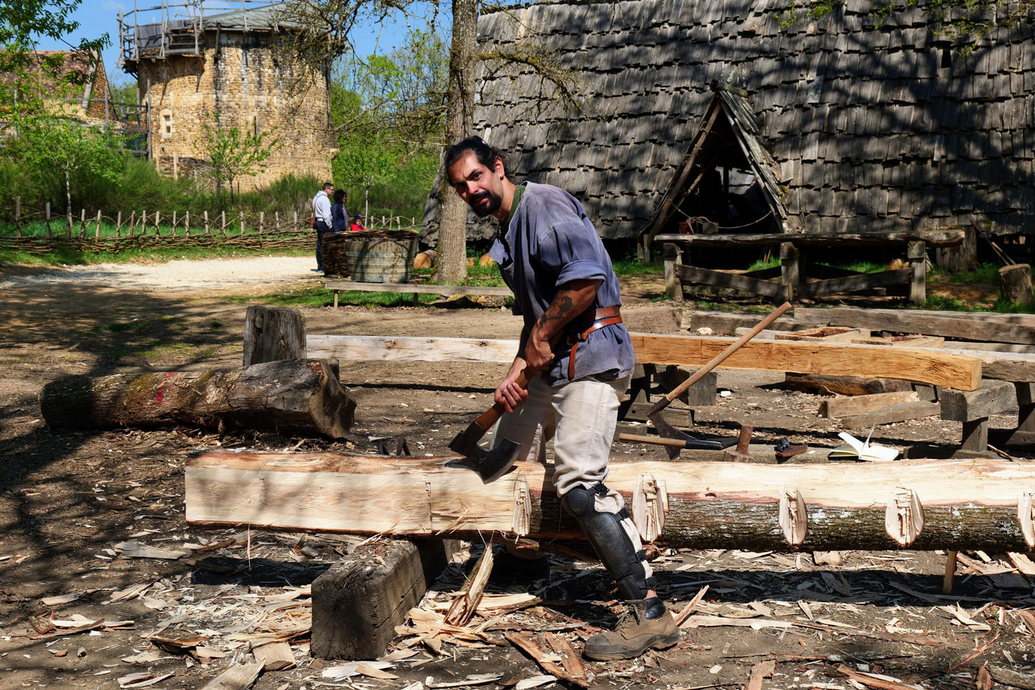 Features - How to Build a Medieval Castle - Archaeology Magazine ...
